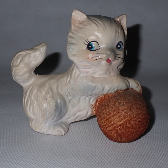 Chadwicks | Accents | Vintage Chadwick Japan Cat Kitten With Yarn ...
